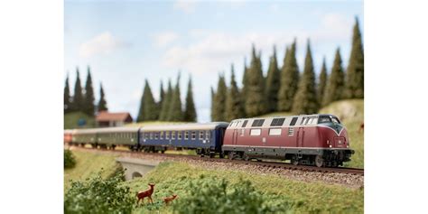 T16226 Class 220 Diesel Locomotive