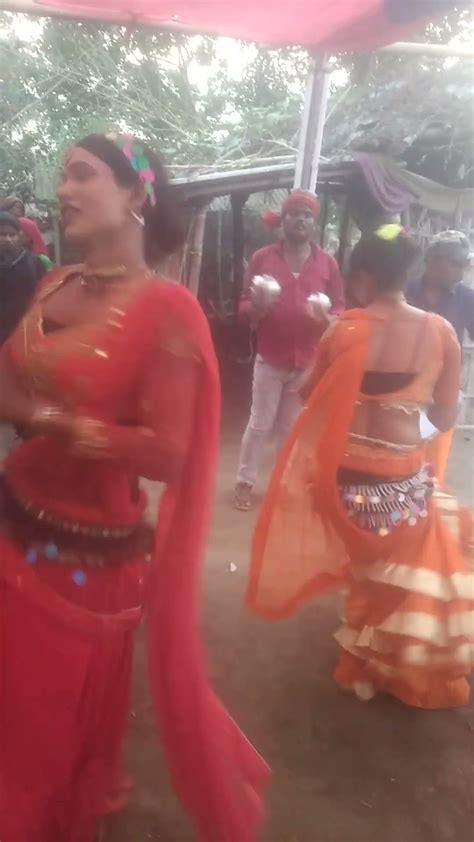 Pyarparsokekailnarahekhesarilalsong Dance