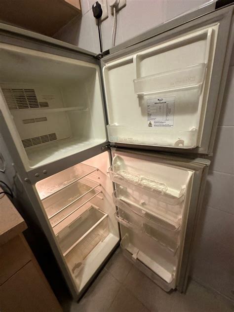 Whirlpool 惠而浦 雙門雪櫃 功能正常 家庭電器 廚房電器 雪櫃及冰櫃 Carousell