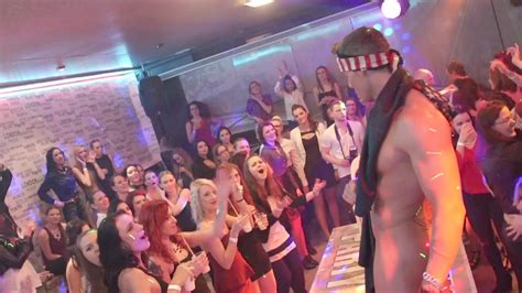 Voyeurs Getting Off Watching The Oral Sex All Around The Club Seventeen