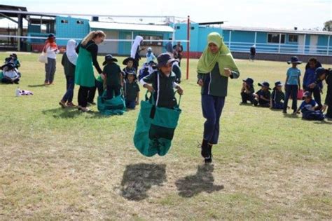 Cross Country In Pictures Durack Primary Australian International