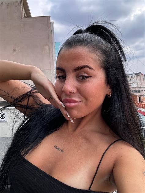 You Can Never Go Wrong With A Brunette With Freckles Rfreckledgirls