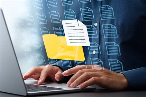 문서 관리 시스템 Dms 및 아카이브 스토리지 폴더 아이콘 및 파일 아이콘 디지털 문서를 저장하고 검색하기 위해 랩톱 컴퓨터를