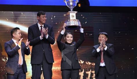 Хөдөлмөрийн баатар М Уранцэцэг 2021 оны шилдгийн шилдэг тамирчин болжээ