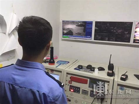 Bạn gái khỏa thân chạy ra đường giữa đêm chàng trai hốt hoảng đi tìm