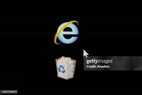 Internet Explorer Photos And Premium High Res Pictures Getty Images