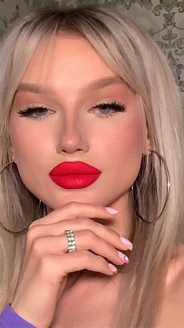 Одержима макияжем 🤪💄 On Instagram У меня здесь есть любительницы красной помады 😍я лично ее