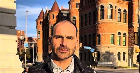 Eduardo Bolsonaro Anuncia Que Ficará Nos Eua E Se Licencia De Mandato