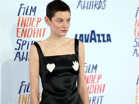 Fans Praise Emma Corrins Unshaven Body Hair On Harpers Bazaar Cover