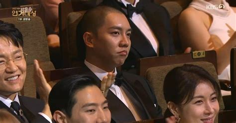 삭발한 이승기  Dprime