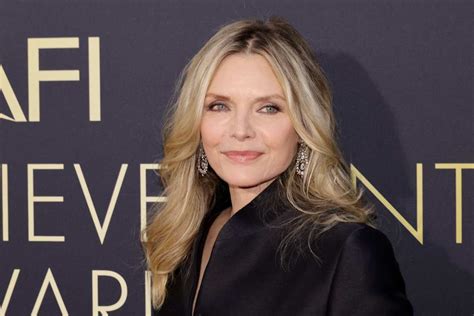 Michelle Pfeiffer Thought She Was Licking Meat On Drew Barrymores Show