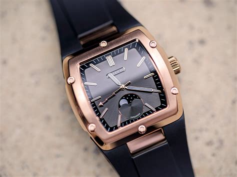 The Valuchi Moonphase Expedition Watch Brings Back A Timeless Design In A World Saturated With