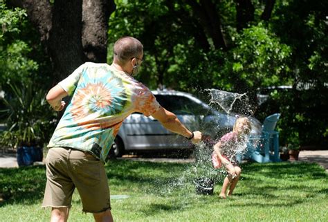 Man Sprays His Bratty Niece With A Hose After She Wouldnt Stop