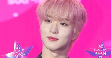 판타지보이즈 김우석 벚꽃 소년 Se★포토