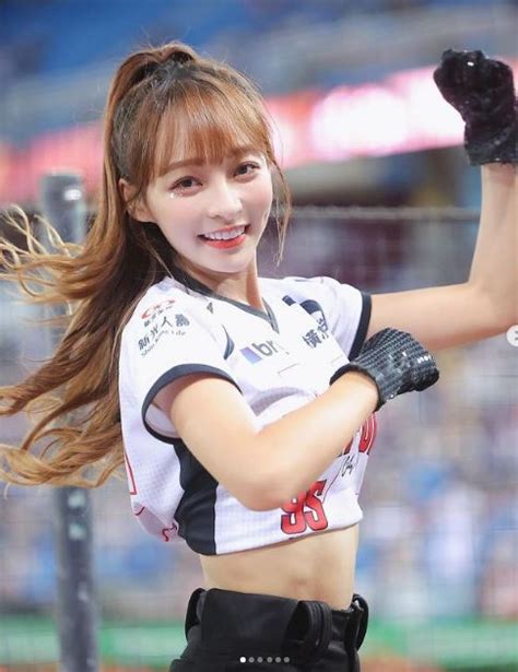 獨家／林襄「路邊哈菸」毀甜美形象？ 「私下真面目」攝影師不忍全說了 娛樂星聞