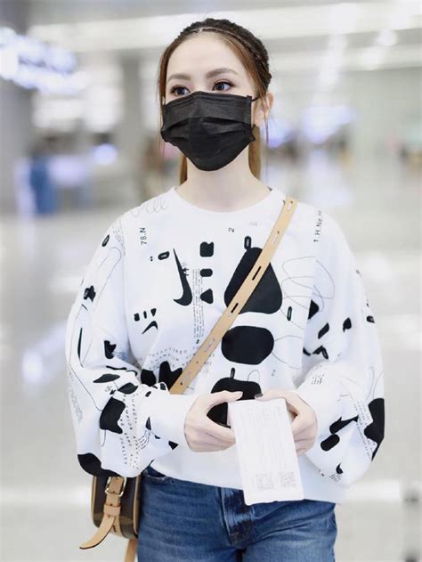 鄧紫棋真敢搭，小個子穿大粗褲子，難掩嘻哈氣質 每日頭條