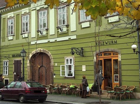Bezáratja Budapest kedvenc cukrászdáját a korrupcióval vádolt polgármester : r/Napihu