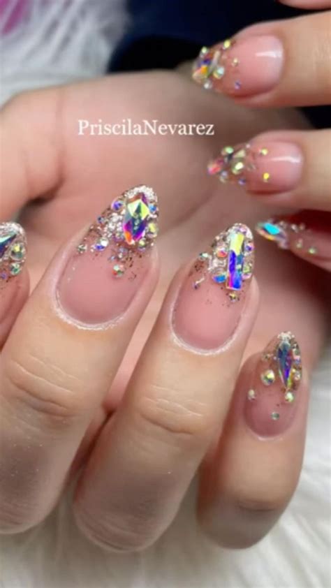Pin de MIA en Pins creados por ti Uñas almendradas Uñas de gel