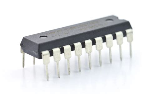 Układ scalony ULN2803A 8xDarlington DIP18 THT elty pl