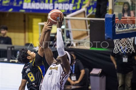 IBL Prawira Harum Bandung Melawan Bima Perkasa Jogja ANTARA Foto