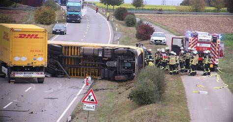 Unfall Bei Großsachsenheim Bergung Des Umgekippten Lastwagens Nur Mit