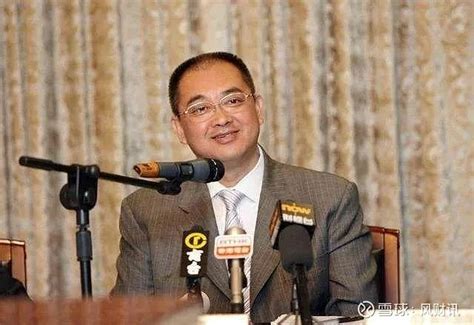 2022《问渠人物》舆情热度榜：更迭之年，谁是新顶流？ 来源： 凤凰网房产回顾☞《问渠》2022年度人物 李欣 “华 润「欣」劲” 1994年