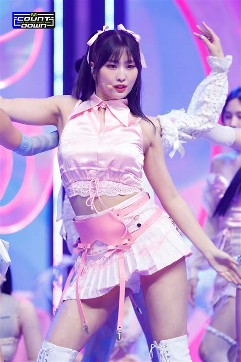 220901 Twice Momo Talk That Talk At M Countdown Kpopping