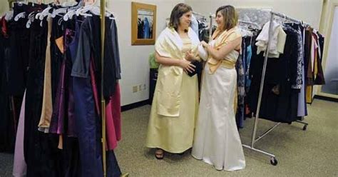 Picking A Perfect Prom Dress