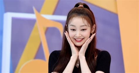 포토 시크릿넘버 레아 예쁘게 꽃받침~