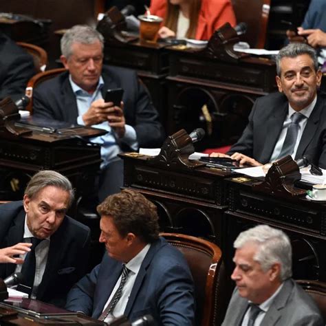 Ley De Bases Con Nuevos Cruces Entre Los Diputados Se Reanudó La
