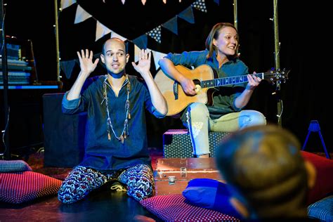 Apie Žuvis Ausis Ir MamĄ Dramos Teatras