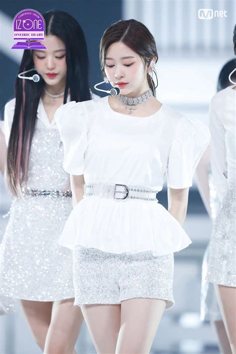 Izone Oneiric Diary Secret Story Of The Swan Comeback Showcase