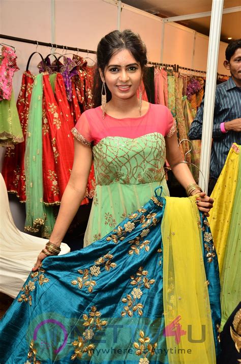 Actress Madhumitha Krishna Inaugurates Trendz At Exhibition Taj Krishna