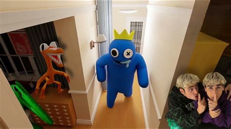 I MOSTRI DI RAINBOW FRIENDS SONO QUIAIUTO Cambiamo Casa YouTube