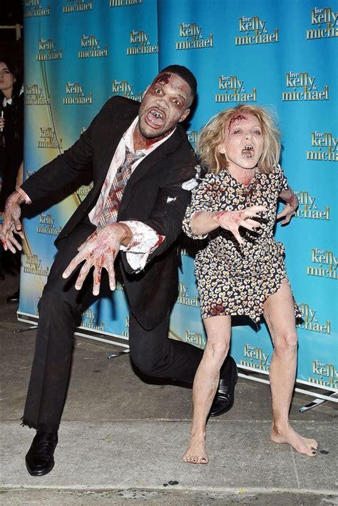Kelly Ripa Toes Telegraph