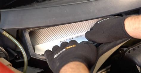 How to change pollen filter on CITROËN DS4 Hatchback replacement guide