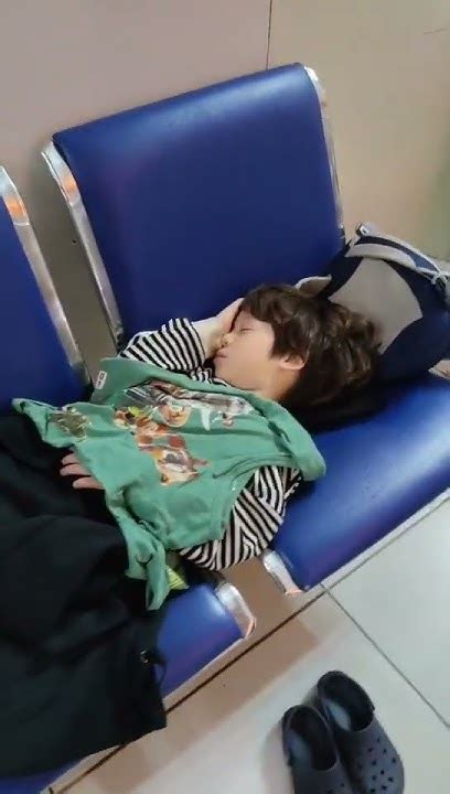 필리핀 마닐라 공항 2터미널에서 환승대기중 Youtube