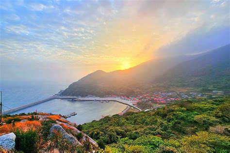 이게 바로 진짜 보물섬 영토의 시작을 알리는 아름다운 국내 여행지