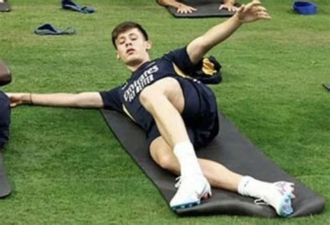 احح طيز اردا غولر احح لو انيك خزقه الوردي مليان مذو وريحته جبنة 2025