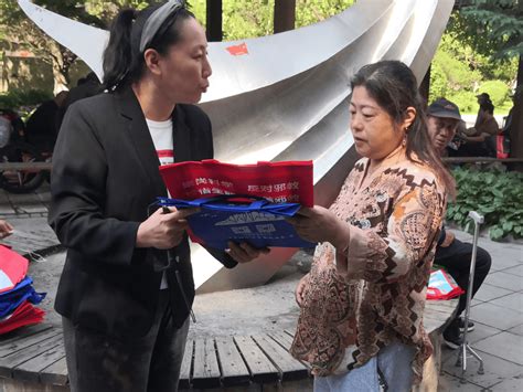 新春街道联合省委政法委开展“崇尚科学·反对邪教”主题宣传活动社区南岗区居民