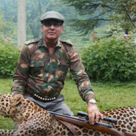 `அவ்னி புலியை வேட்டையாட வந்திருக்கும் ஷாஃபத் அலி கான் யார் இவர் Who Is Shafat Ali Khan