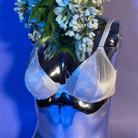 Vintage Silky Lace Underwire Bra Features A Depop