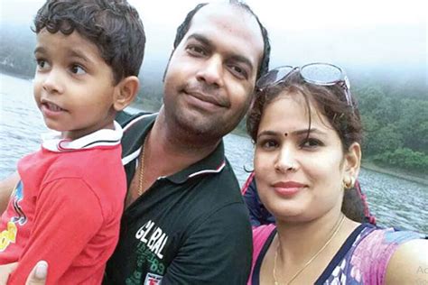 पत्नी की खूनी साजिश प्यार में पागल लड़की ने प्रेमी से करवाई पति की