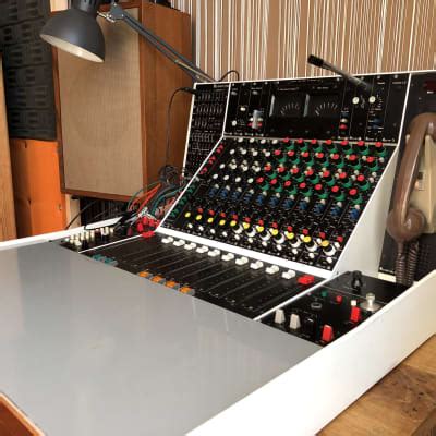 Glensound GSNT1 18ch With Direct Outputs 70 S Neve API Reverb