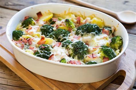 Recette Gratin de brocolis pommes de terre et jambon fumé Marie Claire