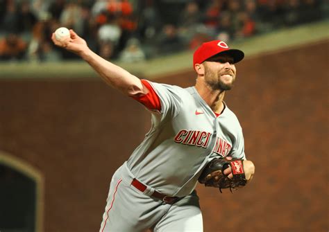 Reds Re Sign Hot Headed Former Sf Giants Closer To Milb Deal Sports