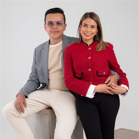 Vivamos De Los Bienes Raíces Col