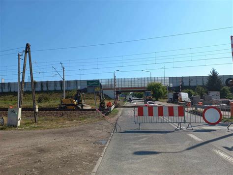 Uwaga kierowcy przejazd kolejowy przy ul Warszawskiej zamknięty
