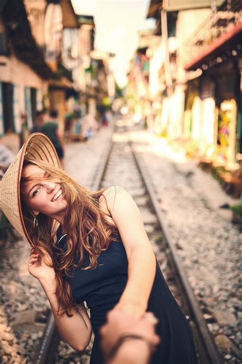 Viajar Nos Da Absoluta Libertad Para Vivir En El Momento Una Mujer