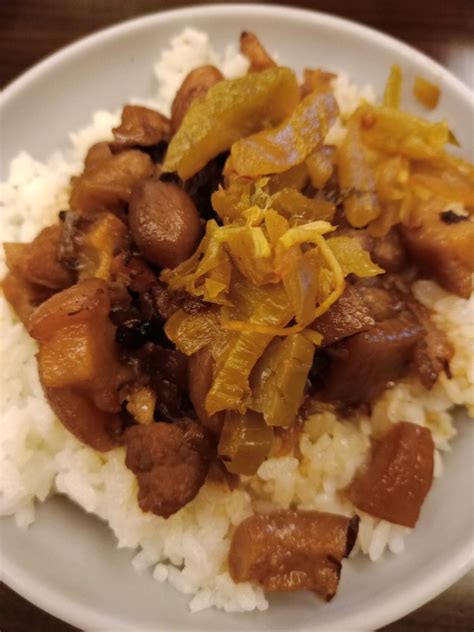晚餐~乾拌麵 肉角飯 九層塔豬肉捲餅 酸菜肚片湯 小菜 爆廢公社 爆料公社